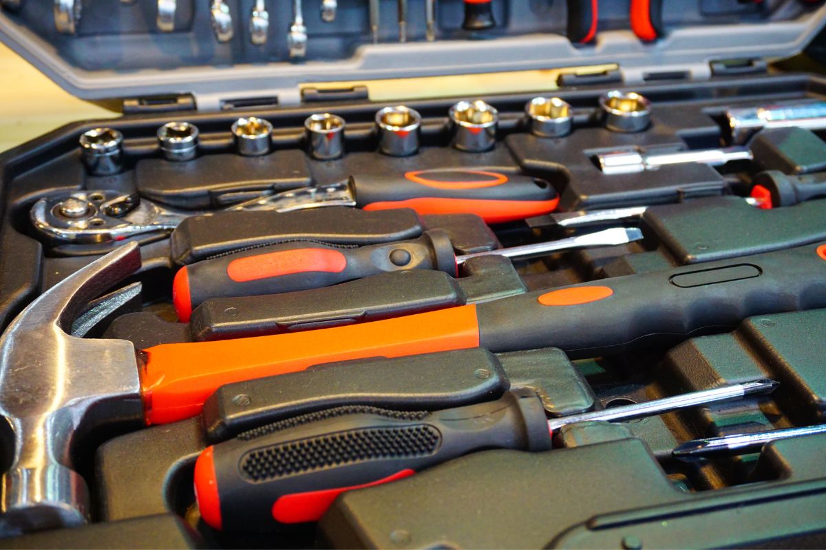 11 Must-Have Essentials Before Going Off-Roading in Your Jeep – Driver ...